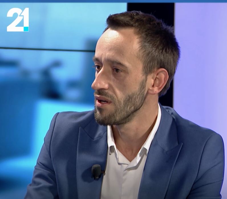 Ferati: Ka shumë "fërkime" nëpër stafet akademike të shkollave të mesme ...